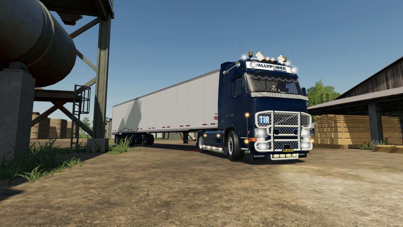 VOLVO FH12 Tuned V1.0 MOD - Farming Simulator 2022 / 19 mod